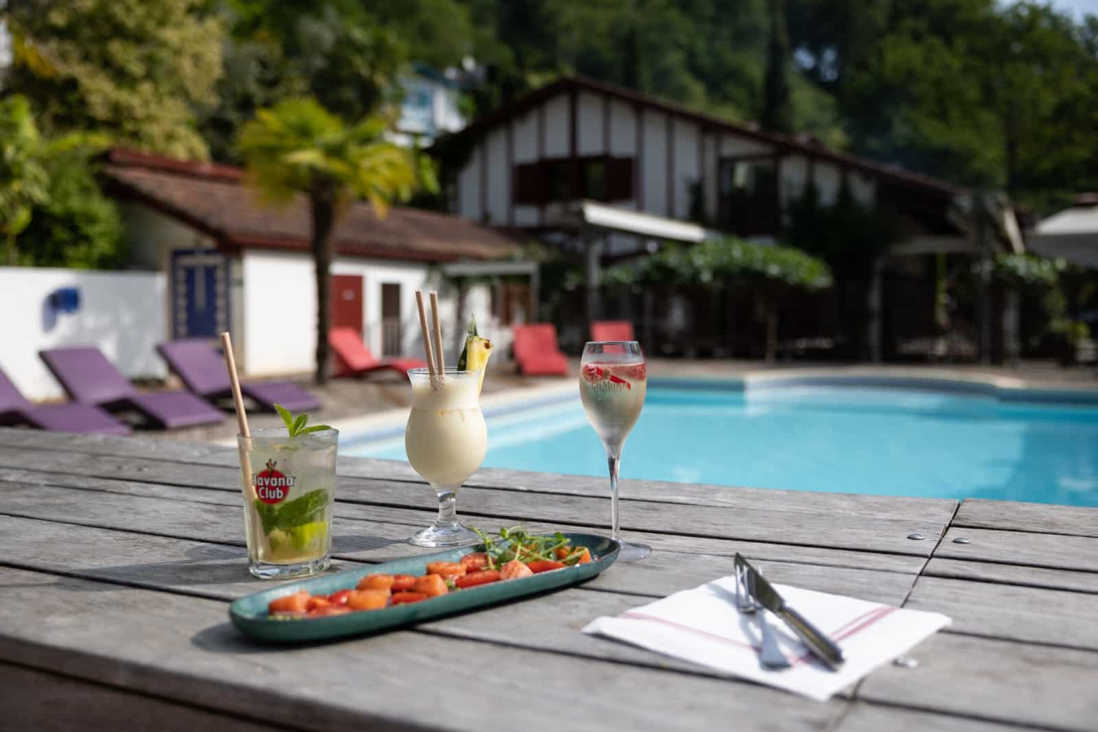 Location vacances avec piscine au Pays basque : appartement avec accès ...